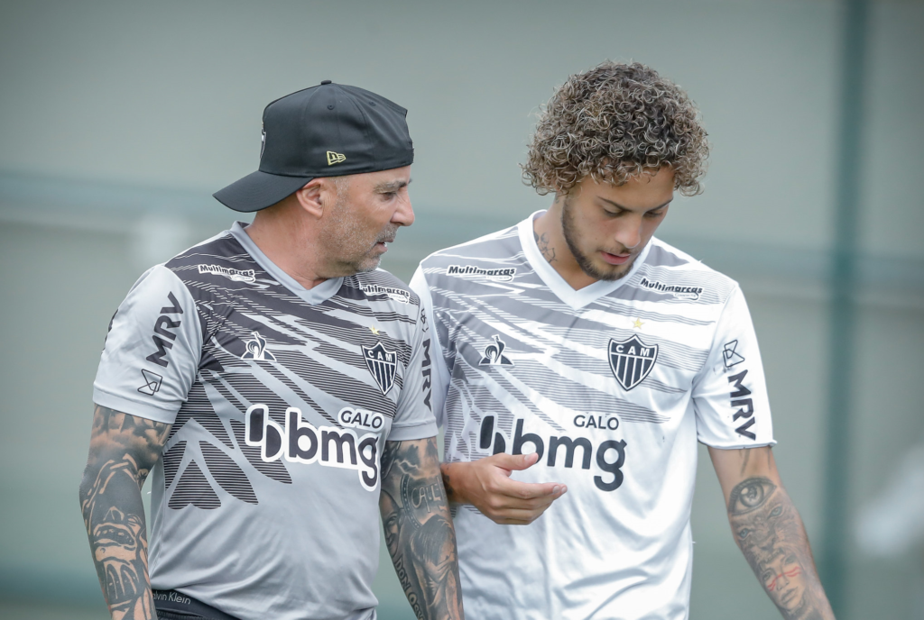 Guga destaca evolução tática sob o comando de Sampaoli - Clube Atlético ...