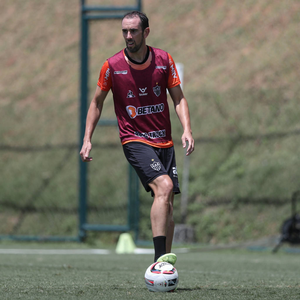Godín é oficialmente apresentado - Clube Atlético Mineiro